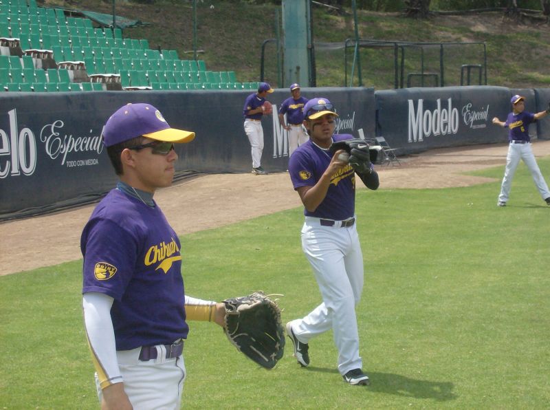 Obed Márquez ( con la pelota en la mano ) tuvo un gran torneo